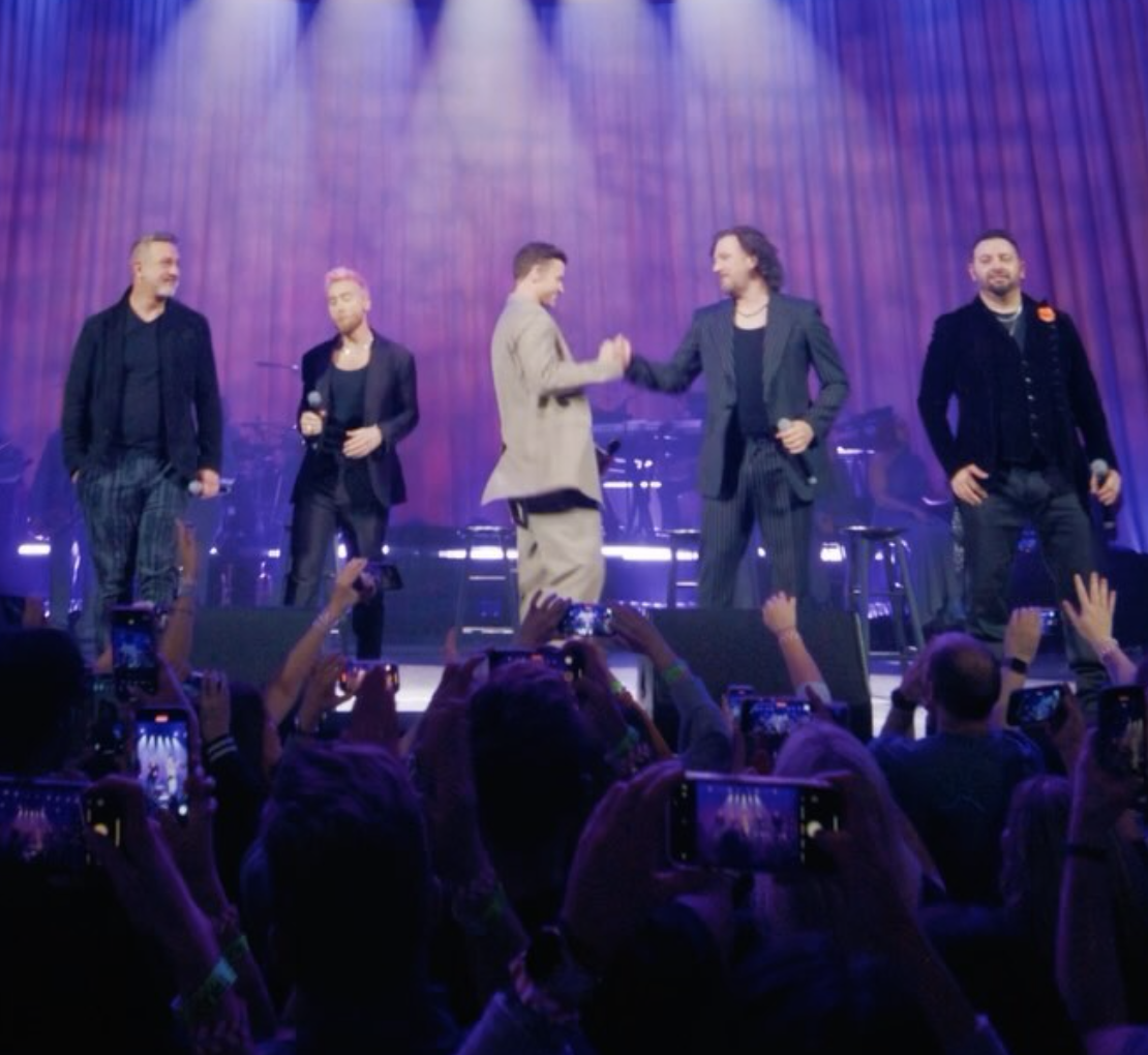 *NSYNC REUNITES AS JT LIGHTS UP THE WILTERN