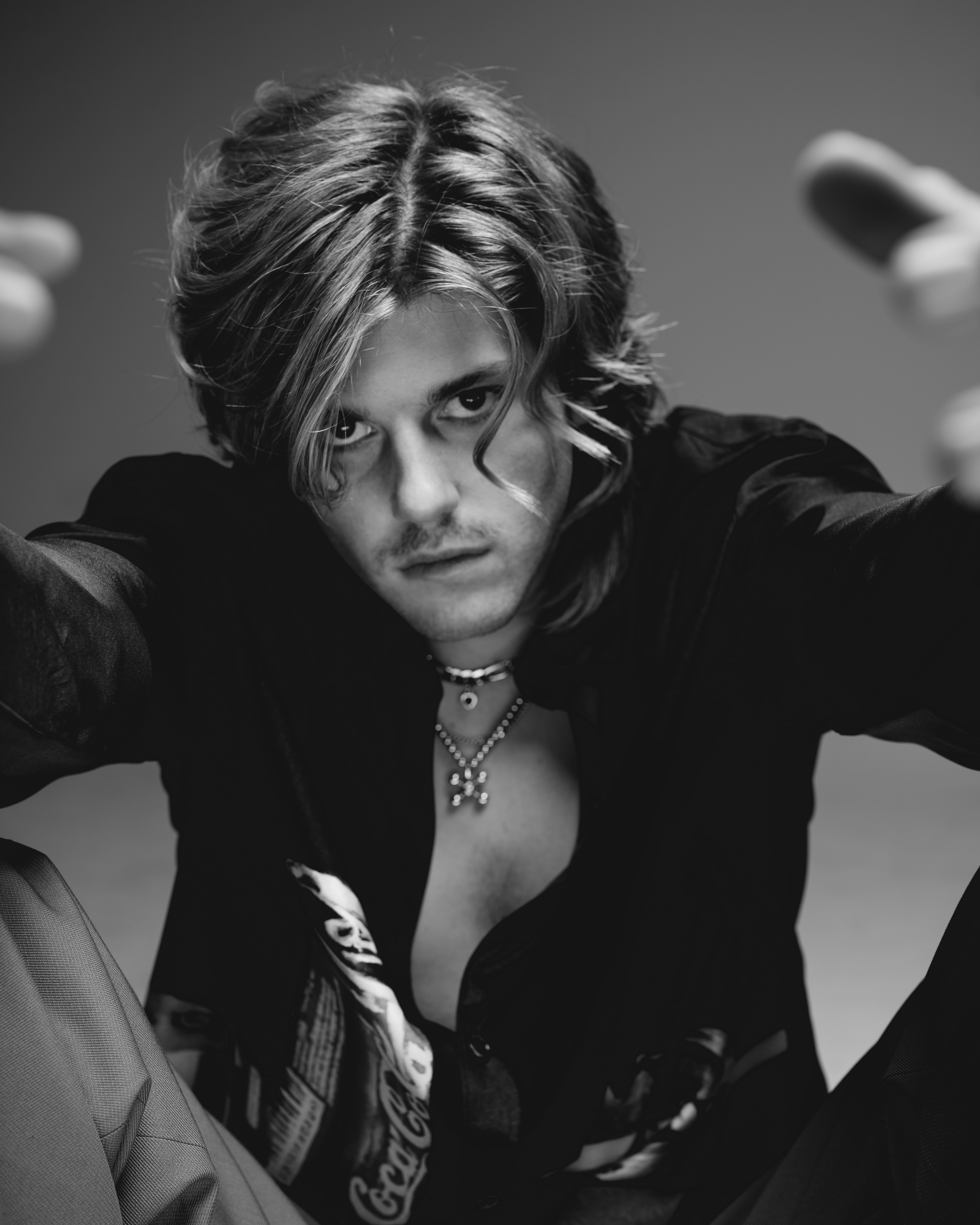 "RUEL" LOVE: GIANT INKS AUSTRALIAN STREAMING STAR