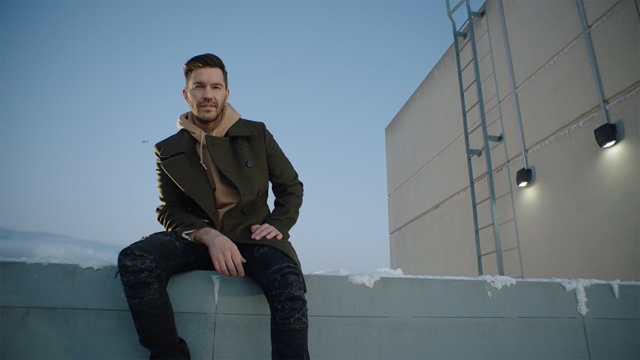 BALLERINI, GRAMMER TUNING IN AT iTUNES
